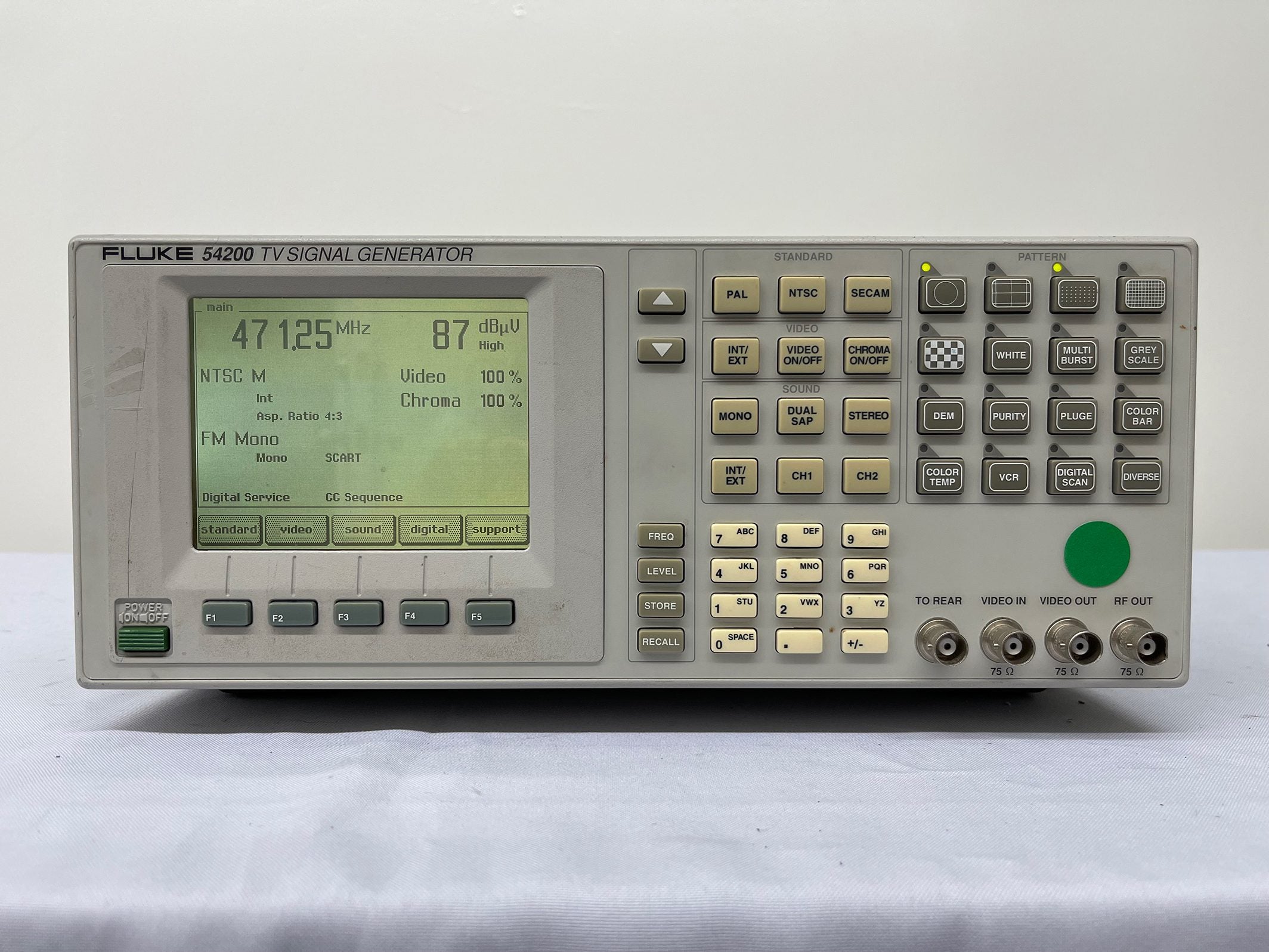 Fluke 54200 TV Signal Generator – Bridge Tronic Global