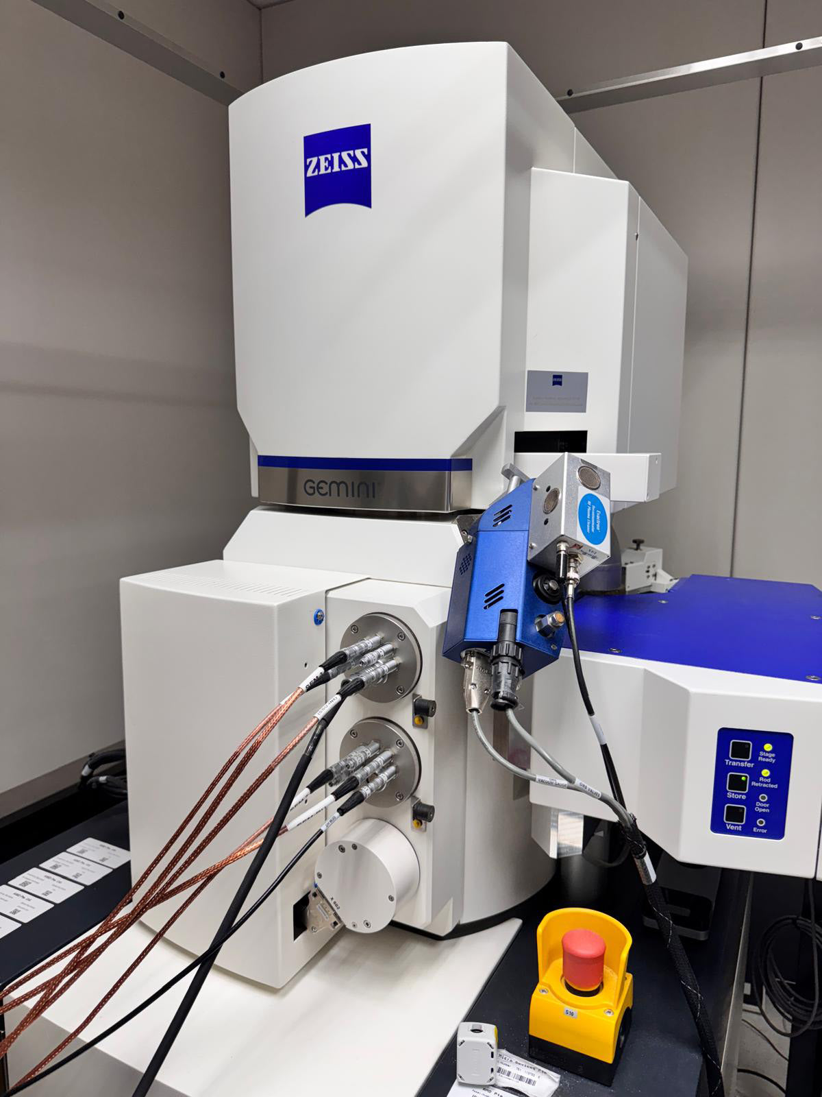 Zeiss Merlin FE-SEM (Field Emission Scanning Electron Microscope ...