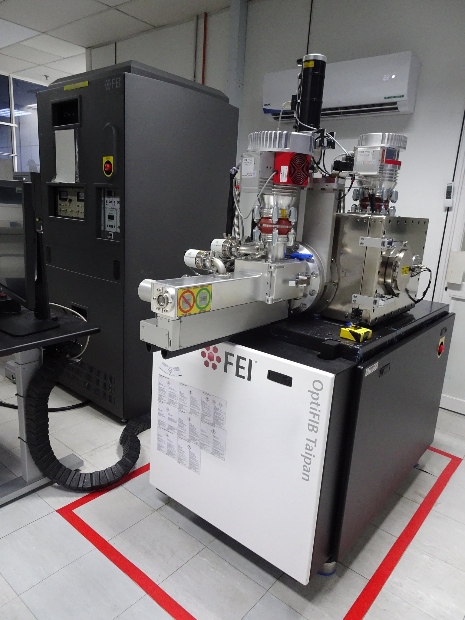 Thermo Fisher Scientific / FEI OptiFIB Taipan G 2 + FIB (Focused Ion B ...