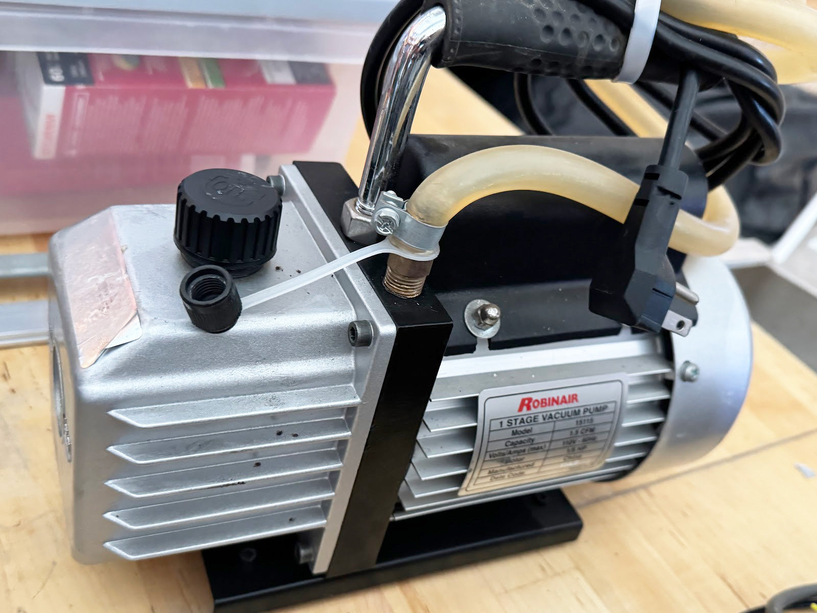 Robinair 15500 VacuMaster Vacuum Pump – Bridge Tronic Global