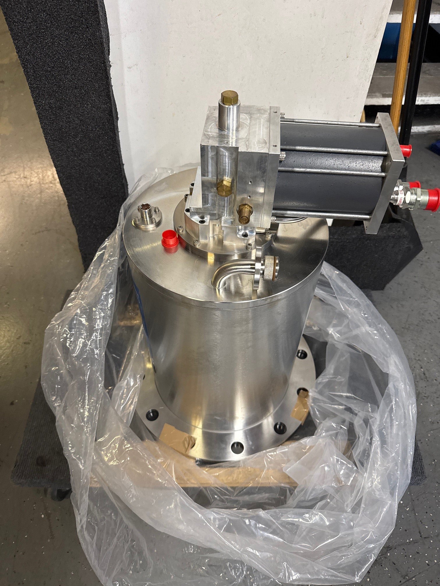 CTI Cryo-Torr 10 Cryo Pump – Bridge Tronic Global