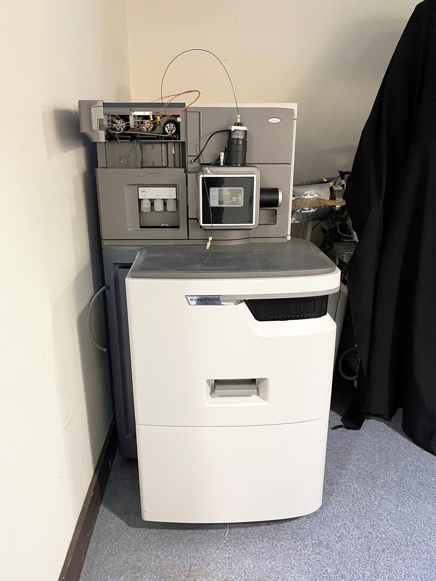 Waters Synapt G 2 S Q-TOF Spectrometer (Quadrupole–Time-of-Flight ...