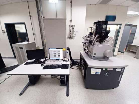 Thermo Fisher Scientific / FEI Helios NanoLab 600 FIB (Focused Ion Bea ...