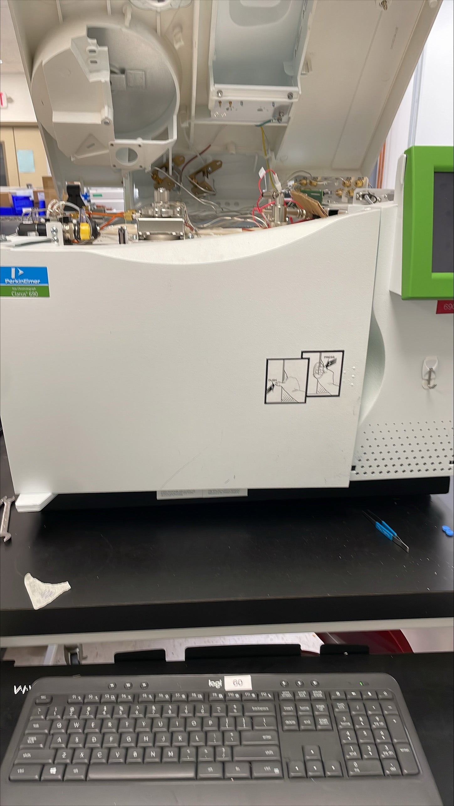 Perkin Elmer Clarus 690 GC (Gas Chromatography) – Bridge Tronic Global