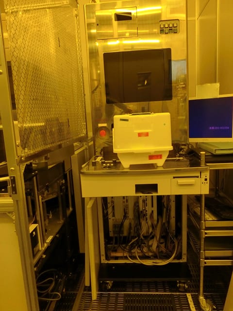 Hitachi S 8820 S CD-SEM (Critical Dimension Scanning Electron Microsco ...