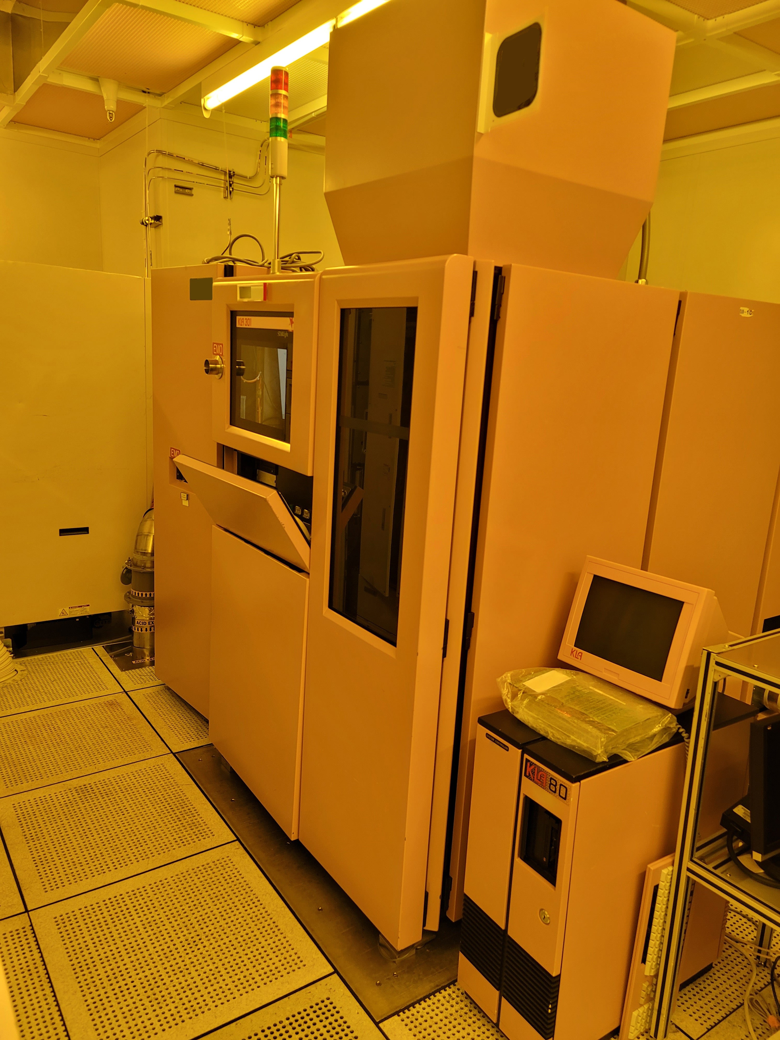 KLA-Tencor Starlight 301 Reticle Inspection System – Bridge Tronic Global