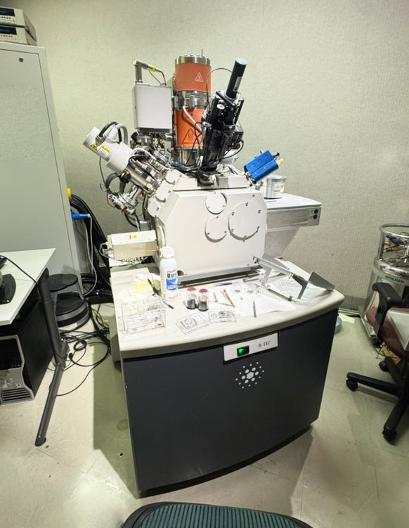 Thermo Fisher Scientific / FEI Helios 400 G 4 FIB (Focused Ion Beam ...