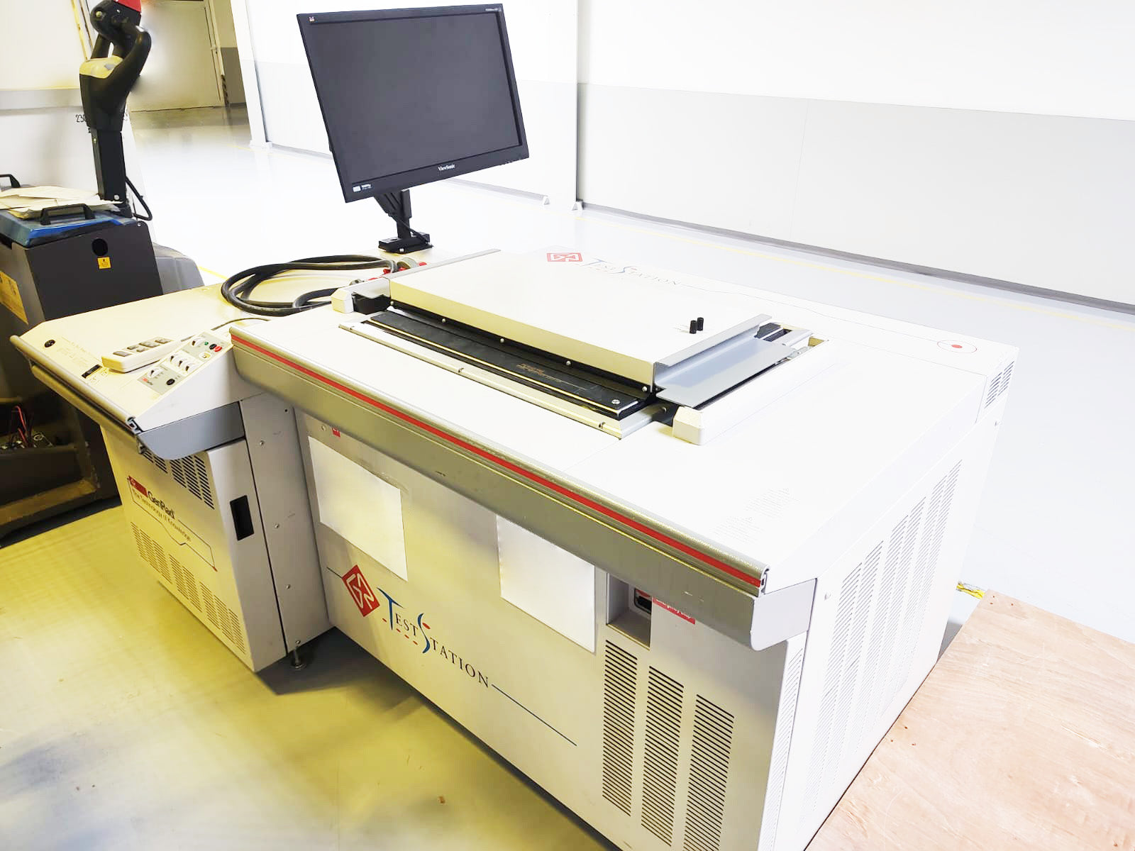 Teradyne TestStation TS 12 LX Tester – Bridge Tronic Global