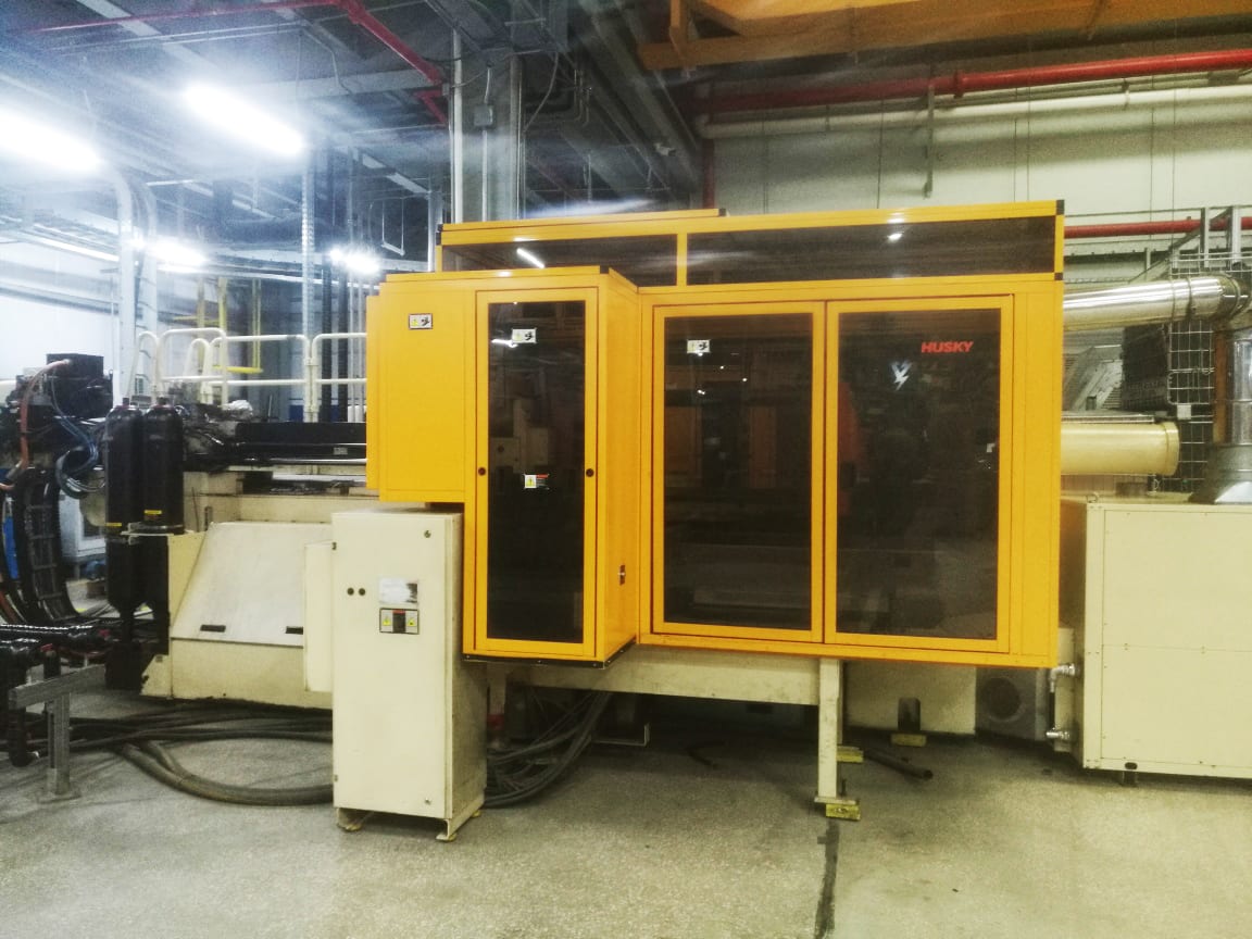 Husky HyPet 90 Injection Molding Machine – Bridge Tronic Global