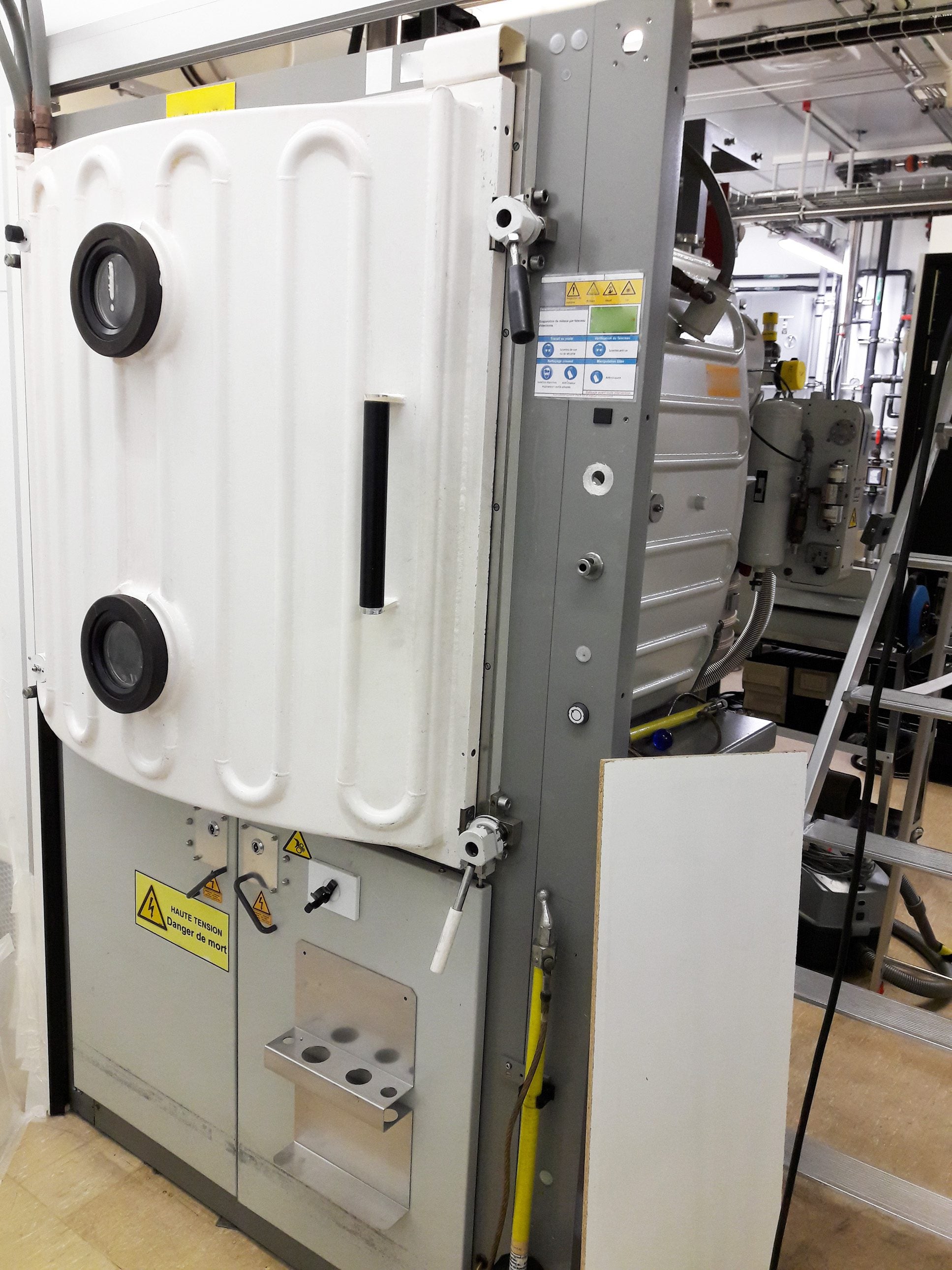 Oerlikon Balzers BAK 760 Evaporator – Bridge Tronic Global