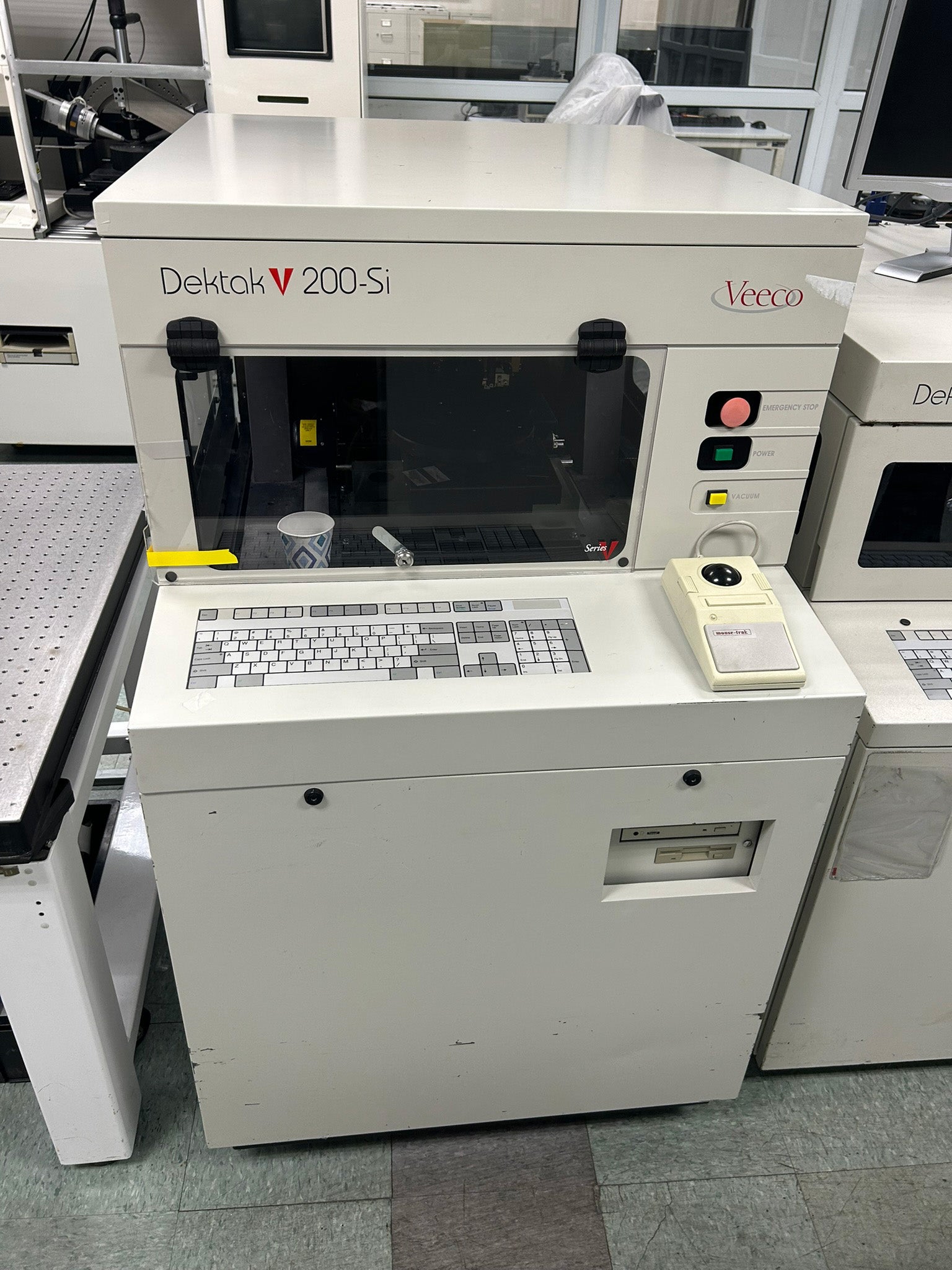 Bruker / Veeco Dektak V 200 Si Profiler – Bridge Tronic Global