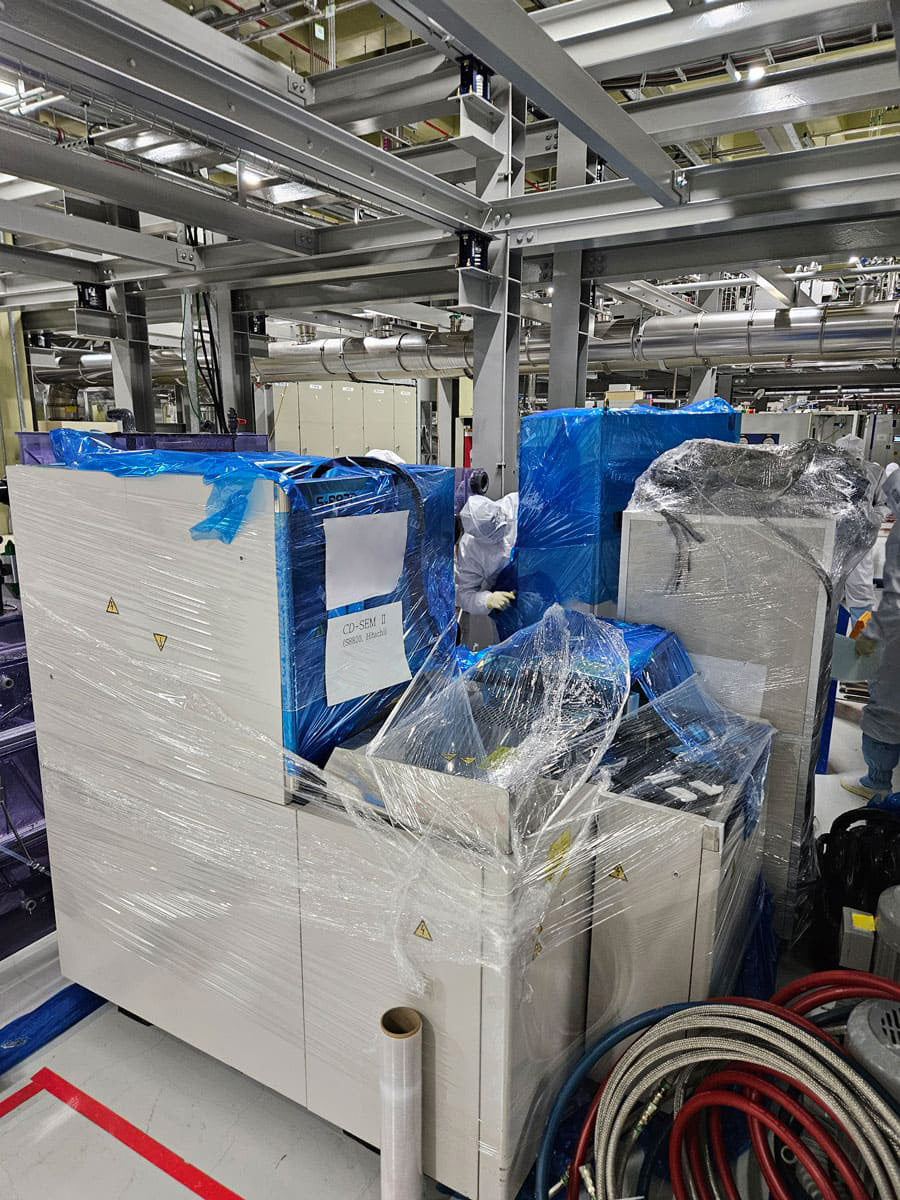 Hitachi S 8820 CD-SEM (Critical Dimension Scanning Electron Microscope ...