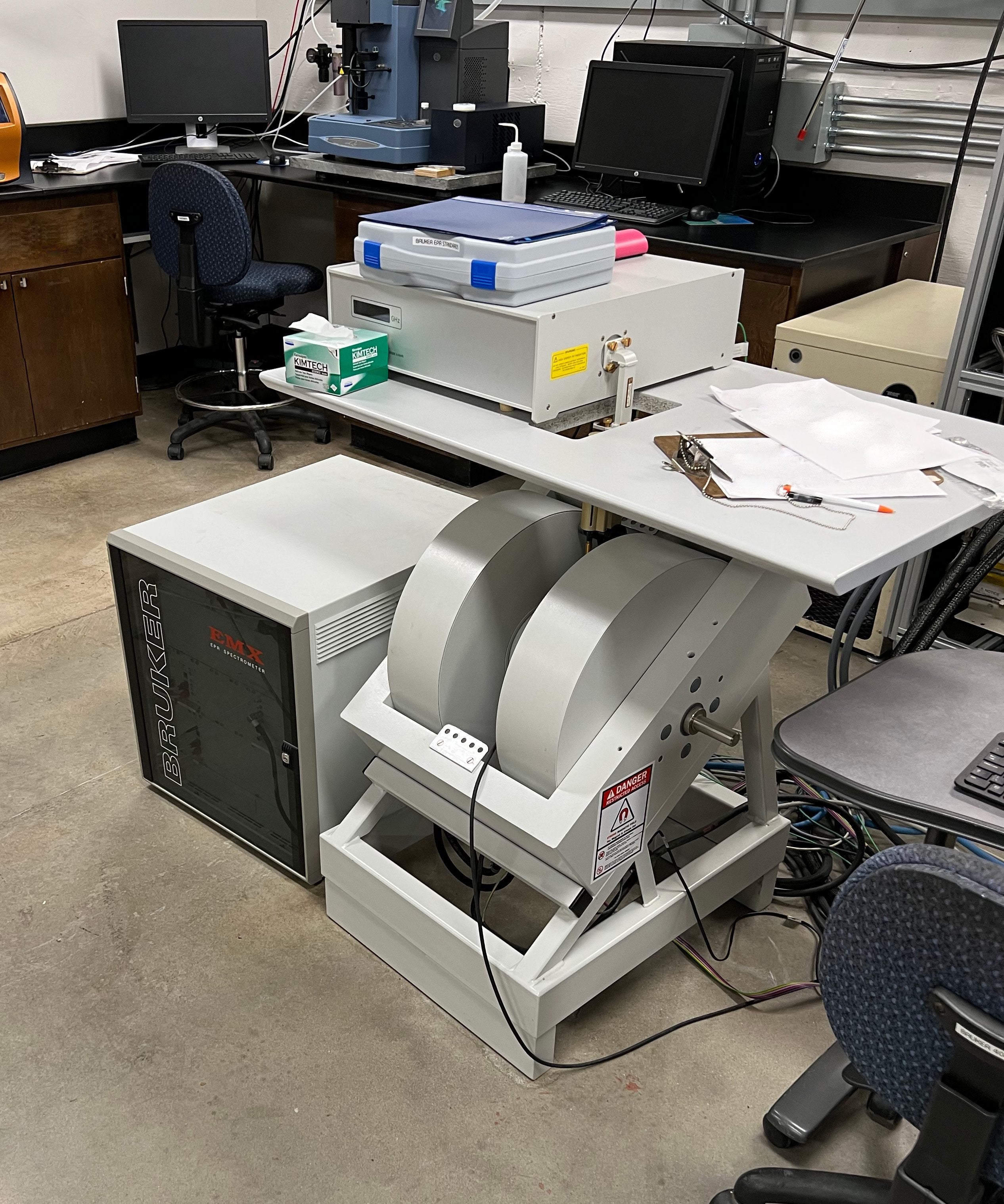 Bruker EMX EPR Spectrometer – Bridge Tronic Global