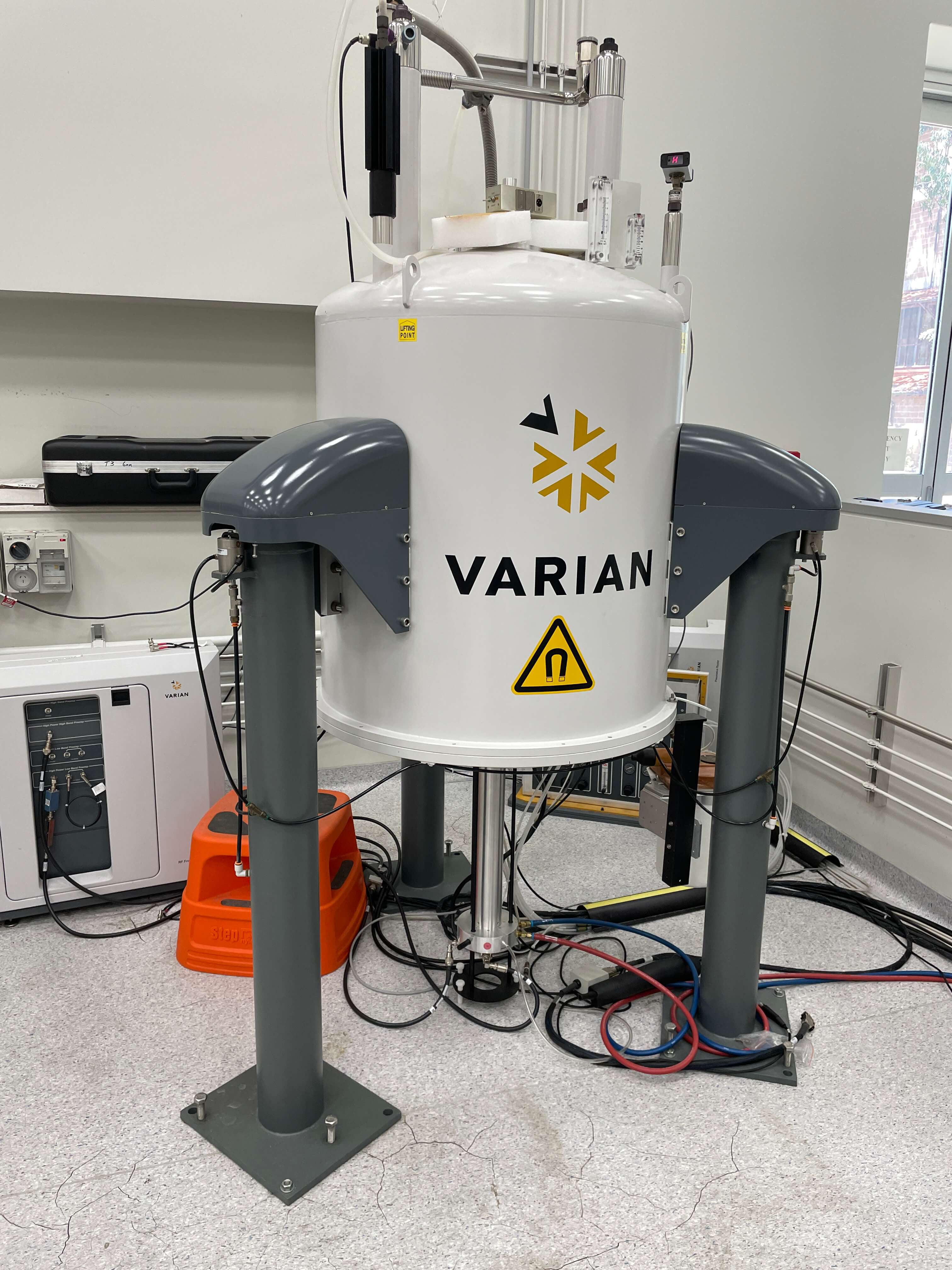 Agilent / Varian 400 MHz NMR – Bridge Tronic Global