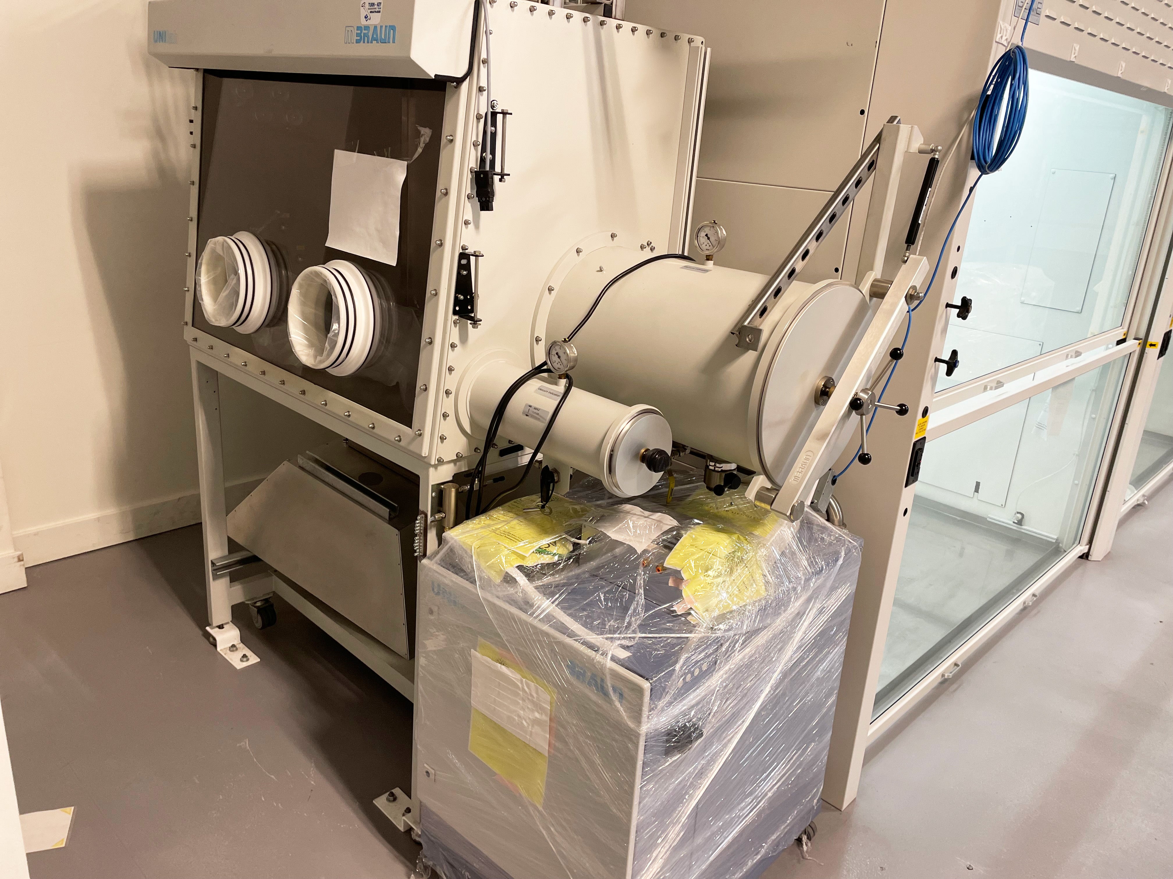 MBraun Unilab Glove Box – Bridge Tronic Global