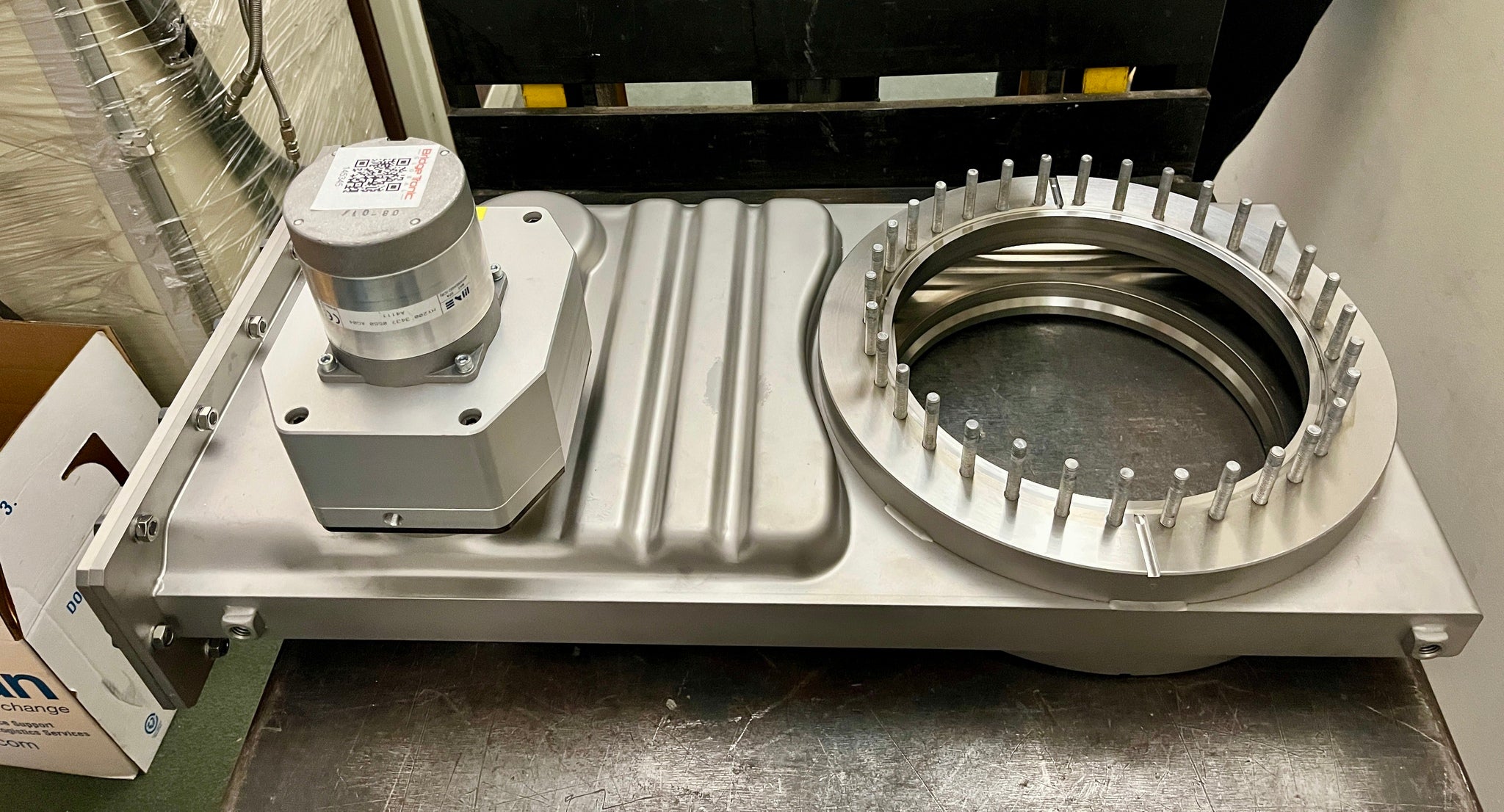 VAT Rotary Vacuum Feedthrough Assembly – Bridge Tronic Global