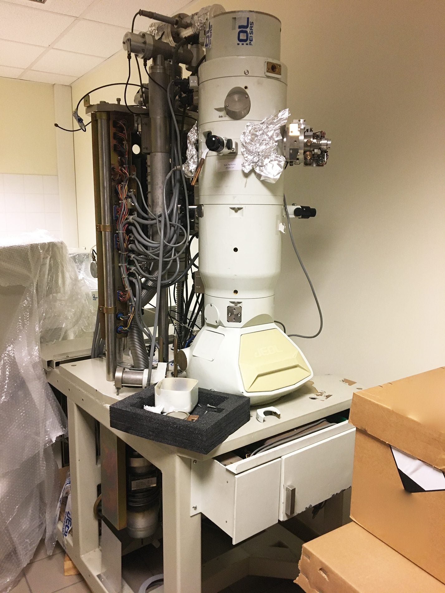 Jeol JEM 2010 TEM (Transmission Electron Microscope) – Bridge Tronic Global