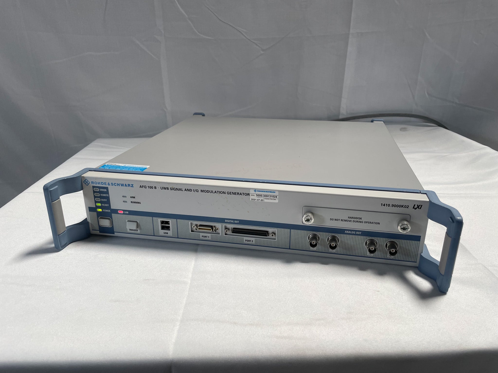 Rohde & Schwarz AFQ 100 B UWB Signal and I/Q Modulation Generator ...