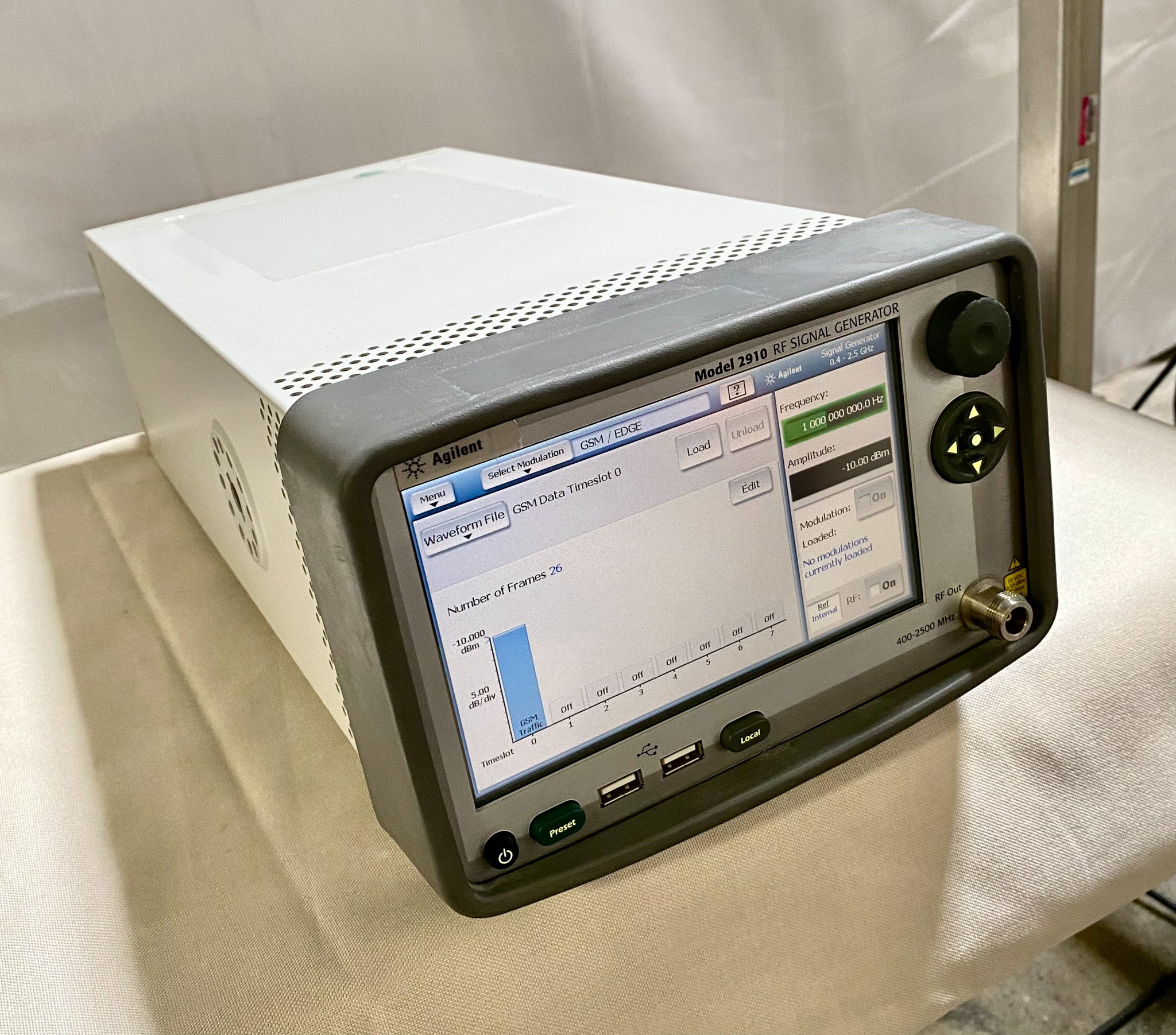 Agilent 2910 RF Signal Generator – Bridge Tronic Global