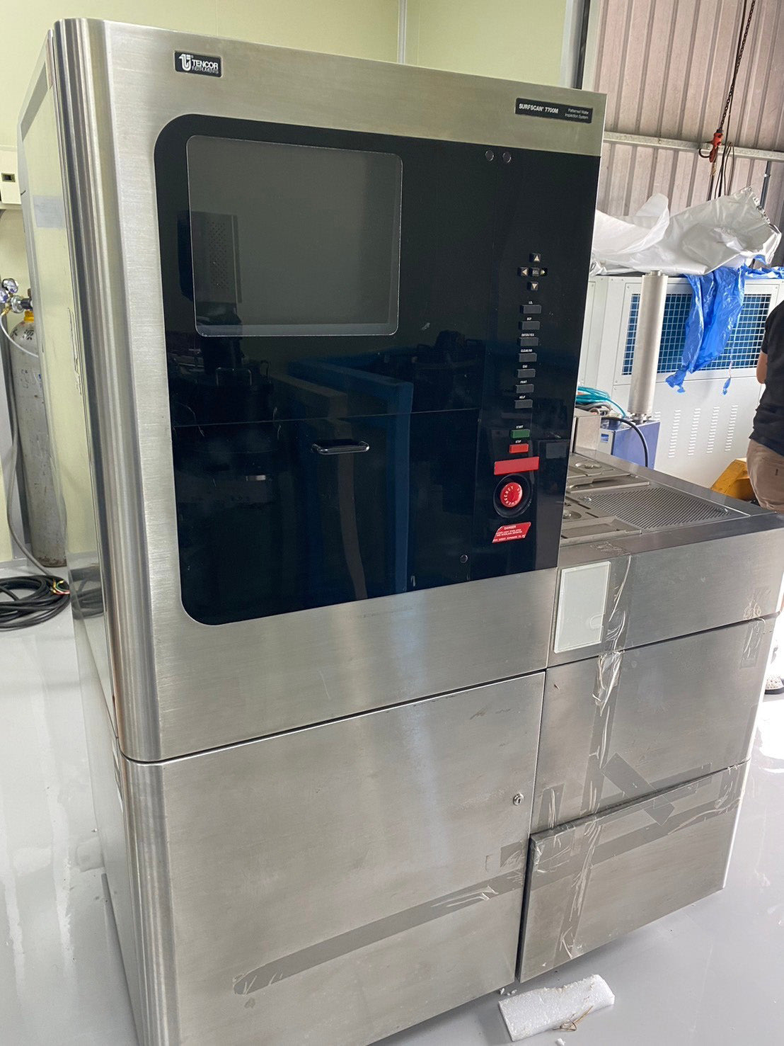 KLA Surfscan 7700 Particle Defect System – Bridge Tronic Global