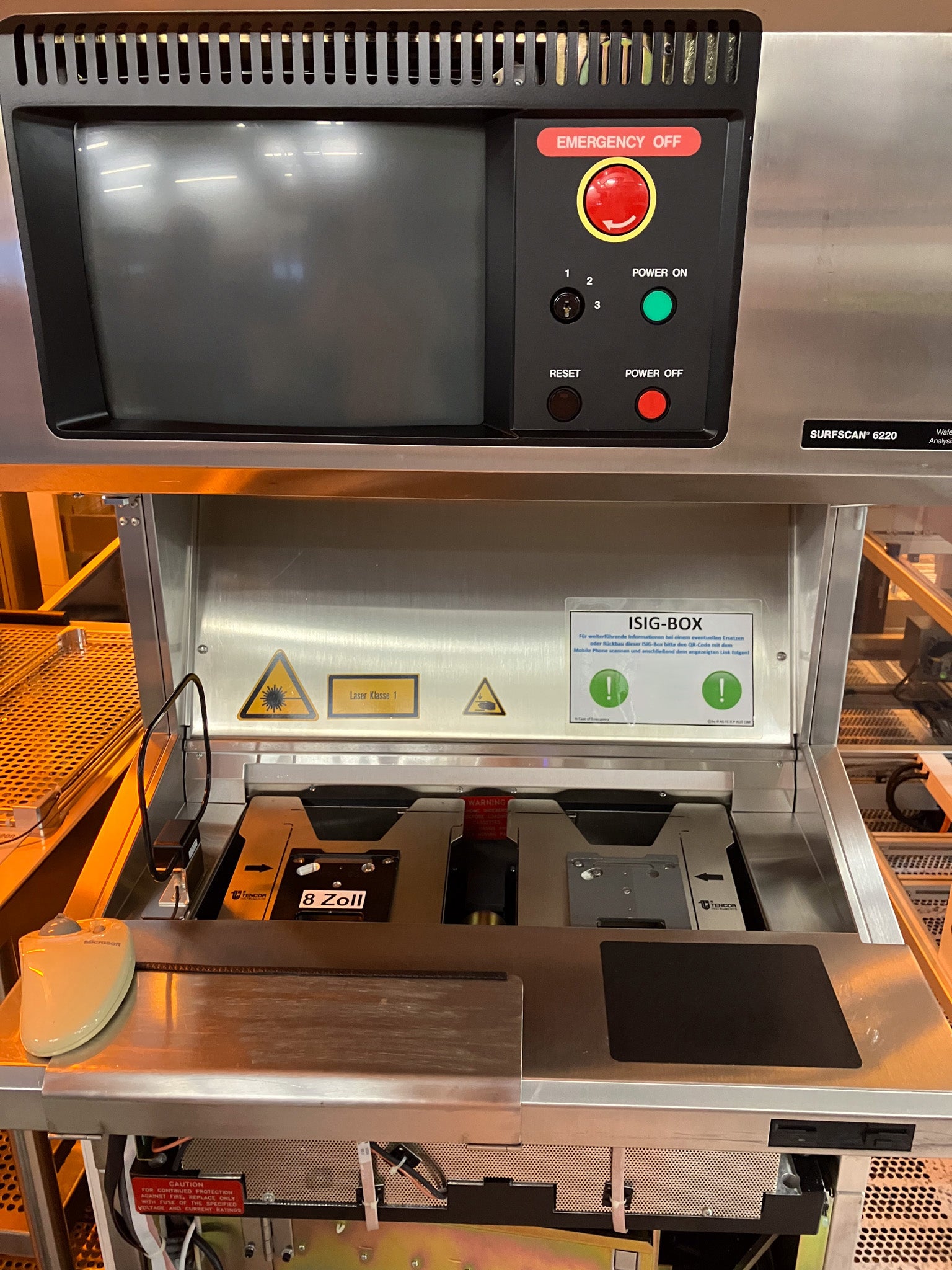 KLA Surfscan 6220 Particle Defect System – Bridge Tronic Global