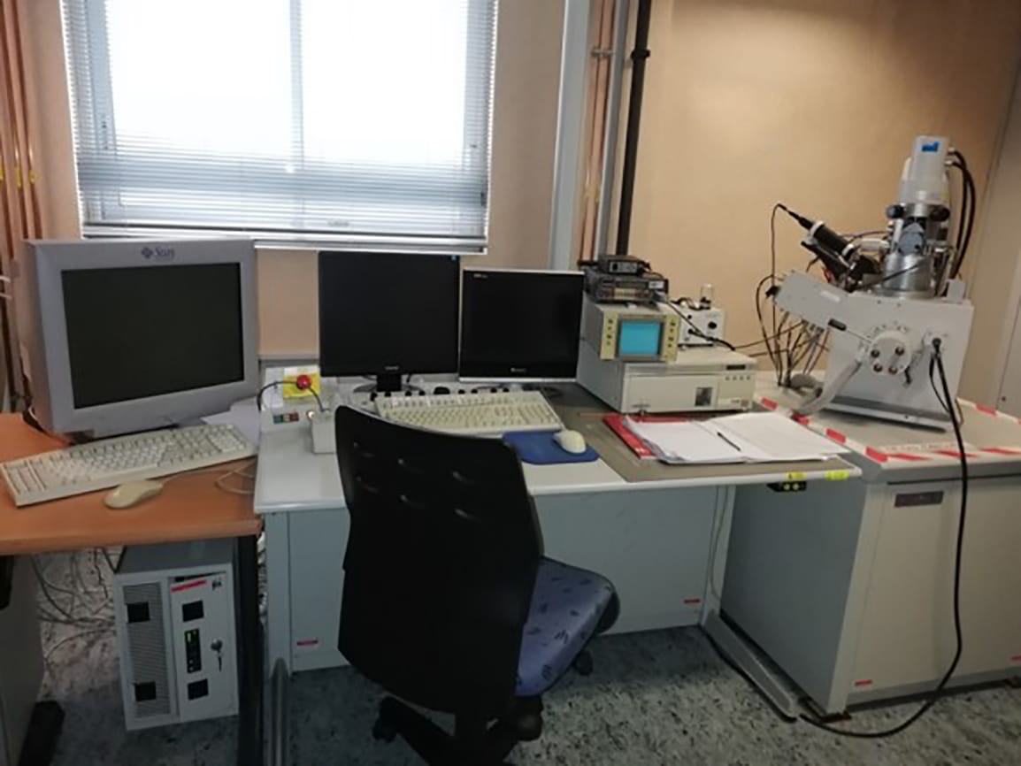 Thermo Fisher Scientific / FEI 200 XP FIB (Focused Ion Beam) – Bridge ...