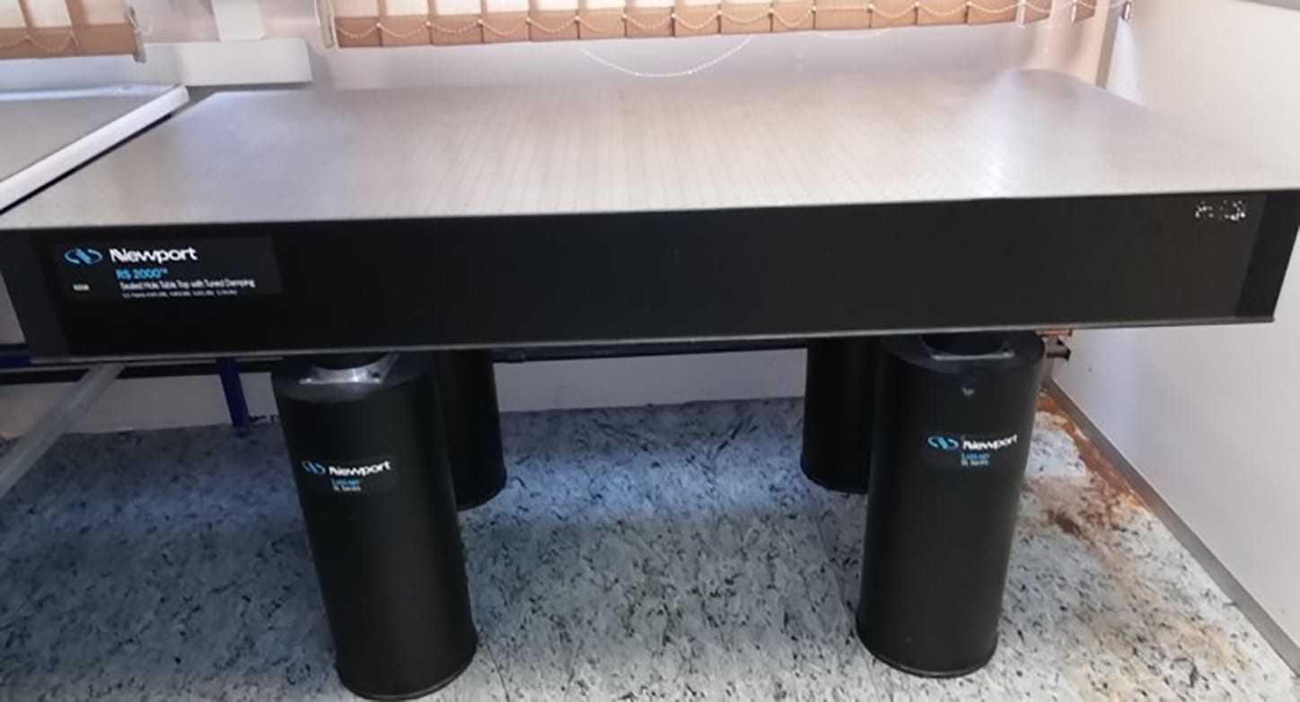 Newport RS 2000 Anti Vibration Optical Table – Bridge Tronic Global