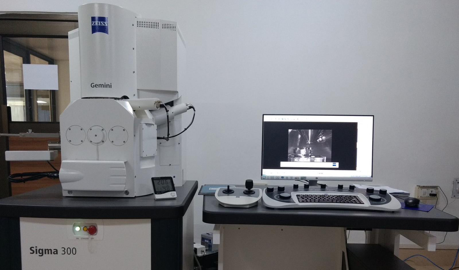 Zeiss Sigma 300 SEM (Scanning Electron Microscope) – Bridge Tronic Global