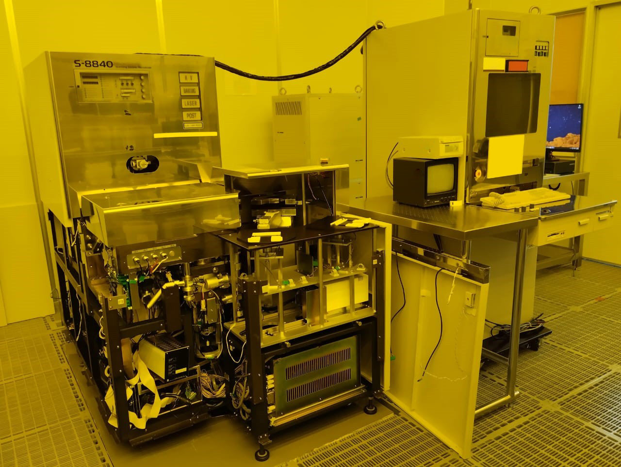 Hitachi S 8840 Critical Dimension Scanning Electron Microscope (CD SEM ...