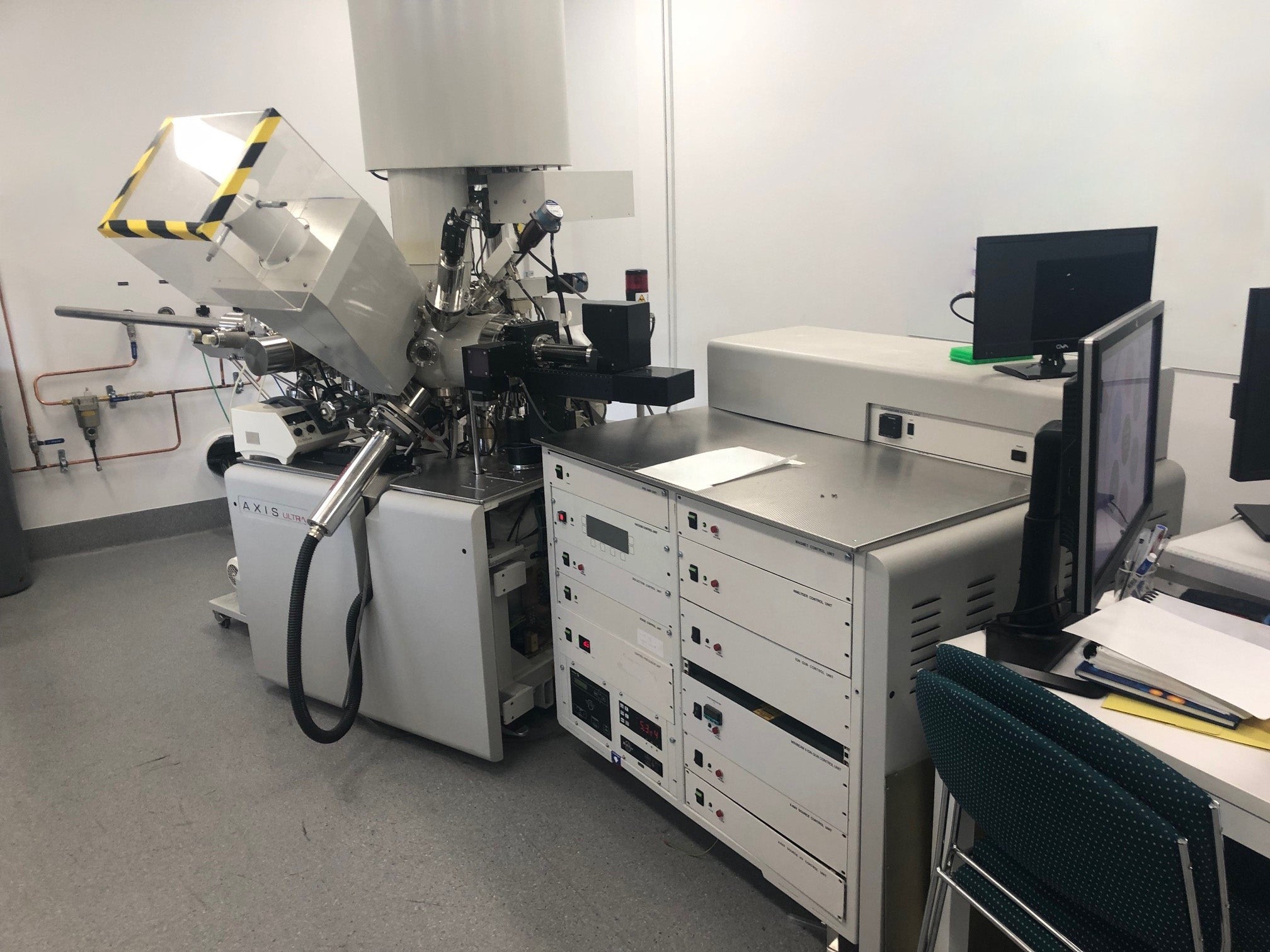 Kratos MI 301 XPS (X-ray Photoelectron Spectroscopy) – Bridge Tronic Global