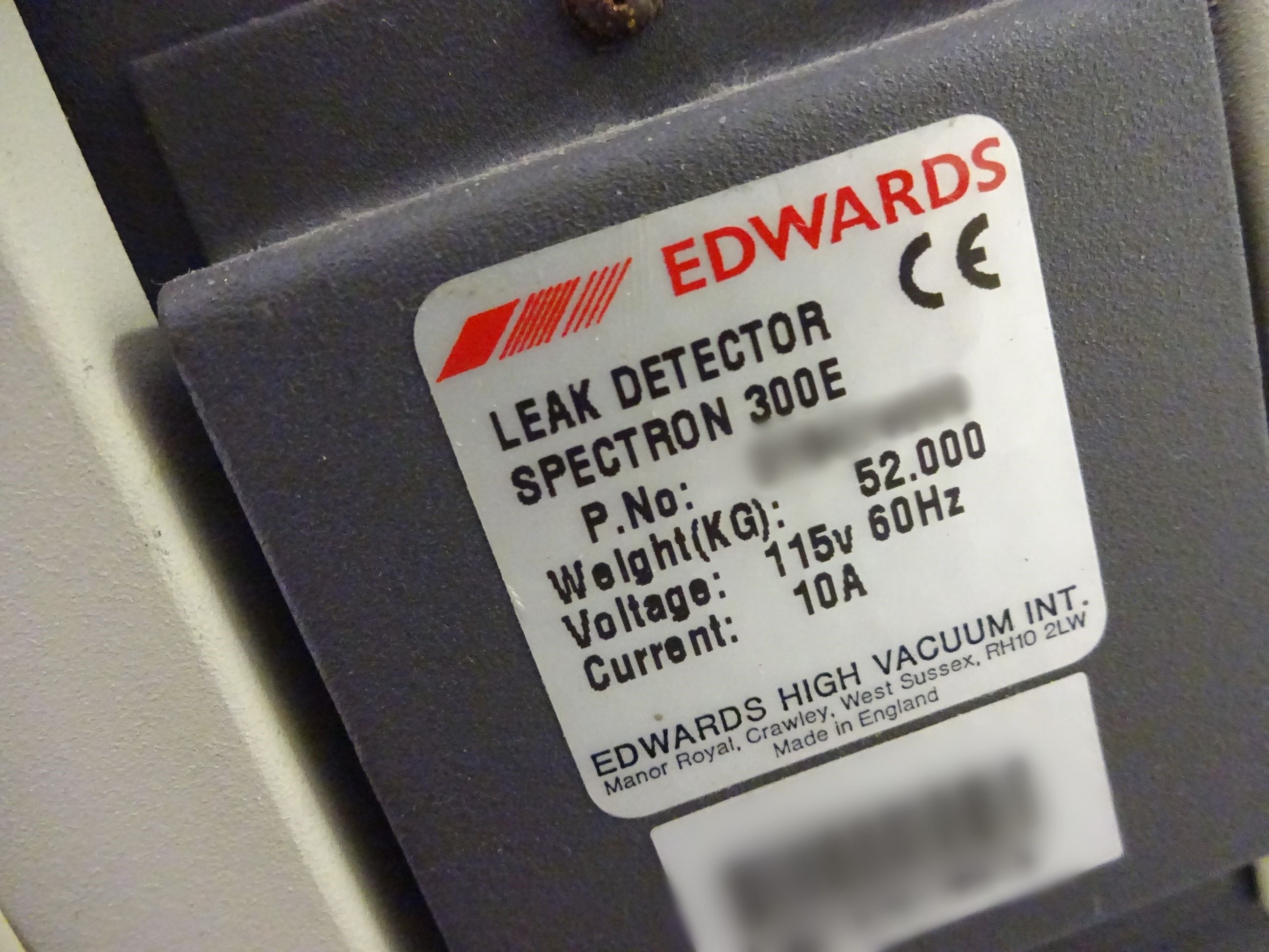 Edwards Spectron 300 E Leak Detector – Bridge Tronic Global